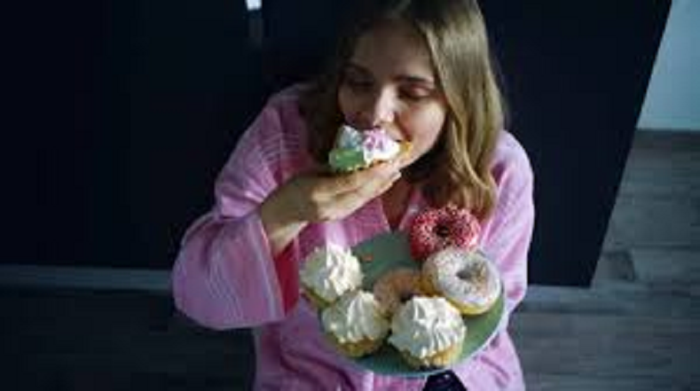 Sweet Cravings During Periods: Why do we feel like eating sweets during ...