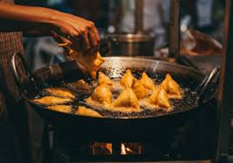 Street Food Cancer Risk: Do you frequently eat samosas cooked in burnt ...